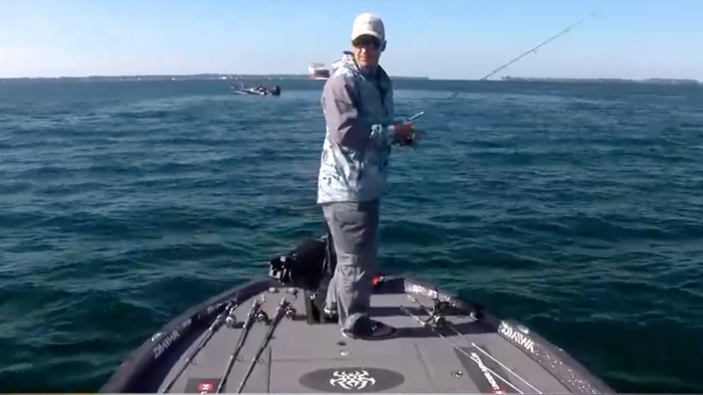 Hunting the elusive hundred - Bassmaster