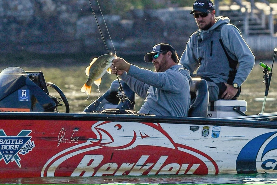 Cox fishing 'entire water column' - Bassmaster