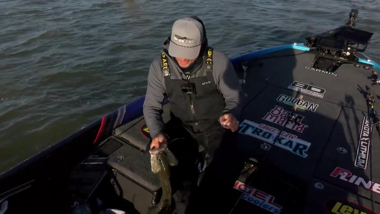 Scott Martin gets on the board at Ray Roberts - Bassmaster
