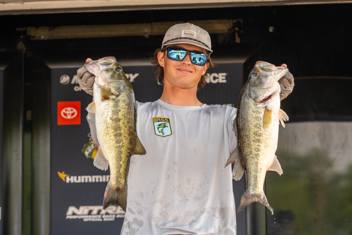 Brztowski takes over Day 2 lead at James River - Bassmaster